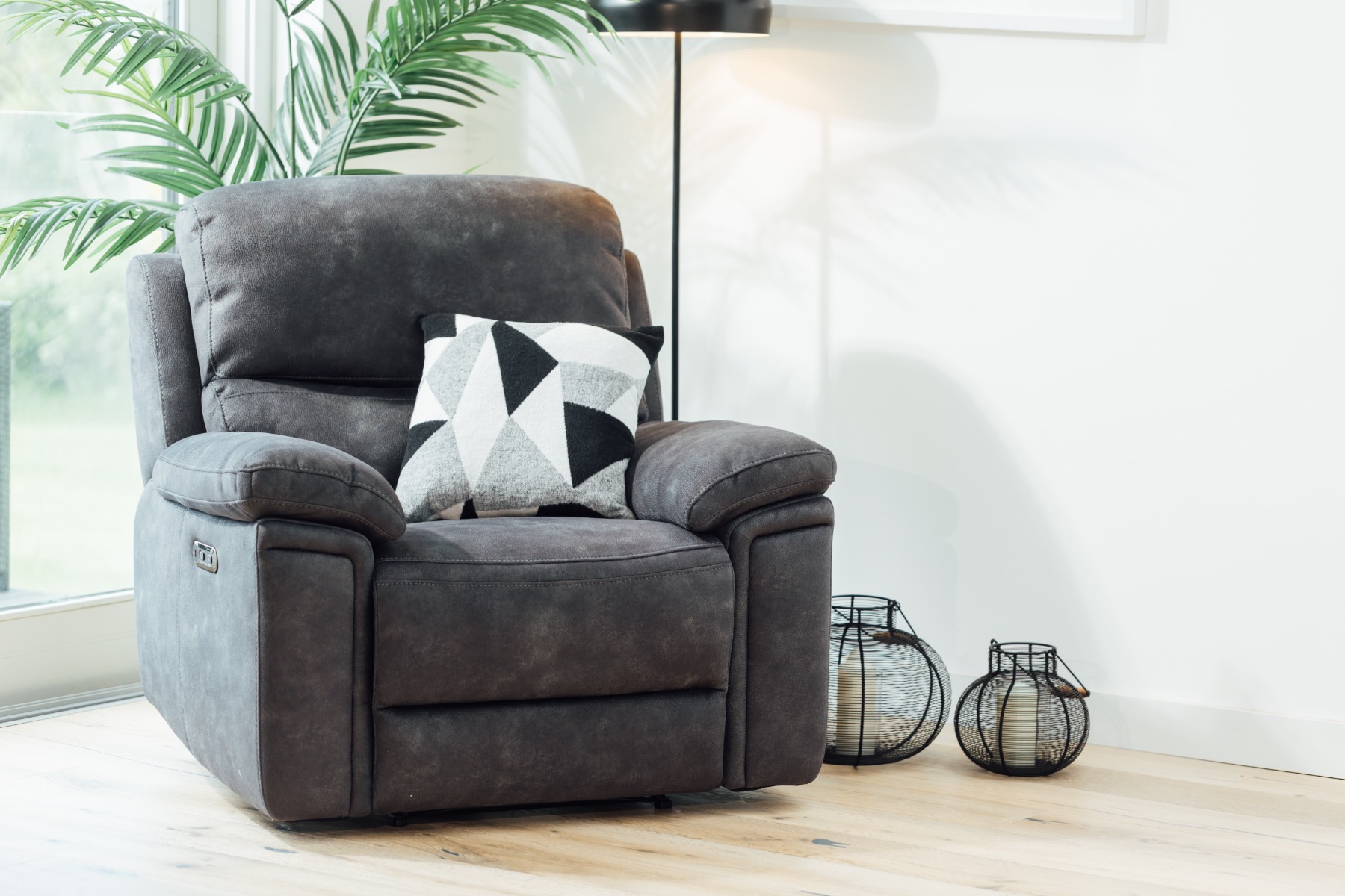 Sofatime Dakota Electric Recliner Chair